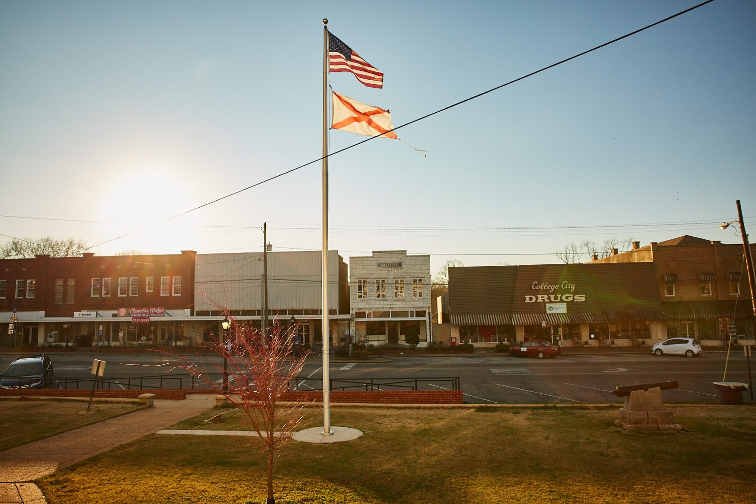 Featured story: Invitation to Notice - Alabama Humanities Alliance